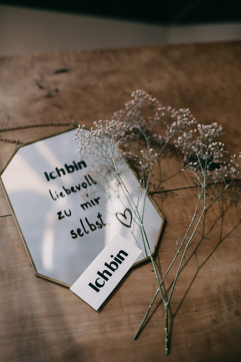 ICH BIN Affirmationssticker für den Spiegel | atelier self